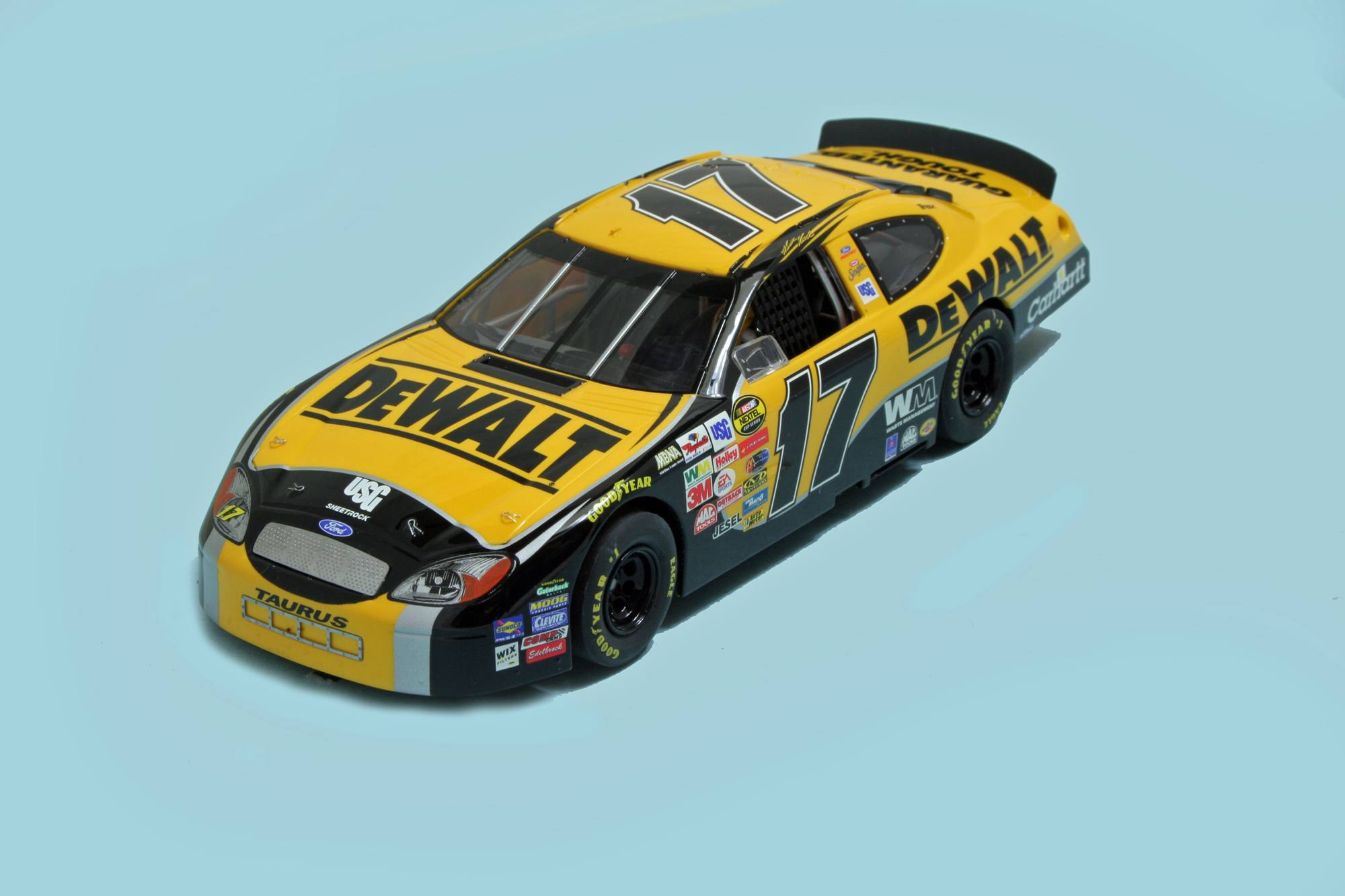 NASCAR Ford Taurus 2005 | SUGB.co.uk