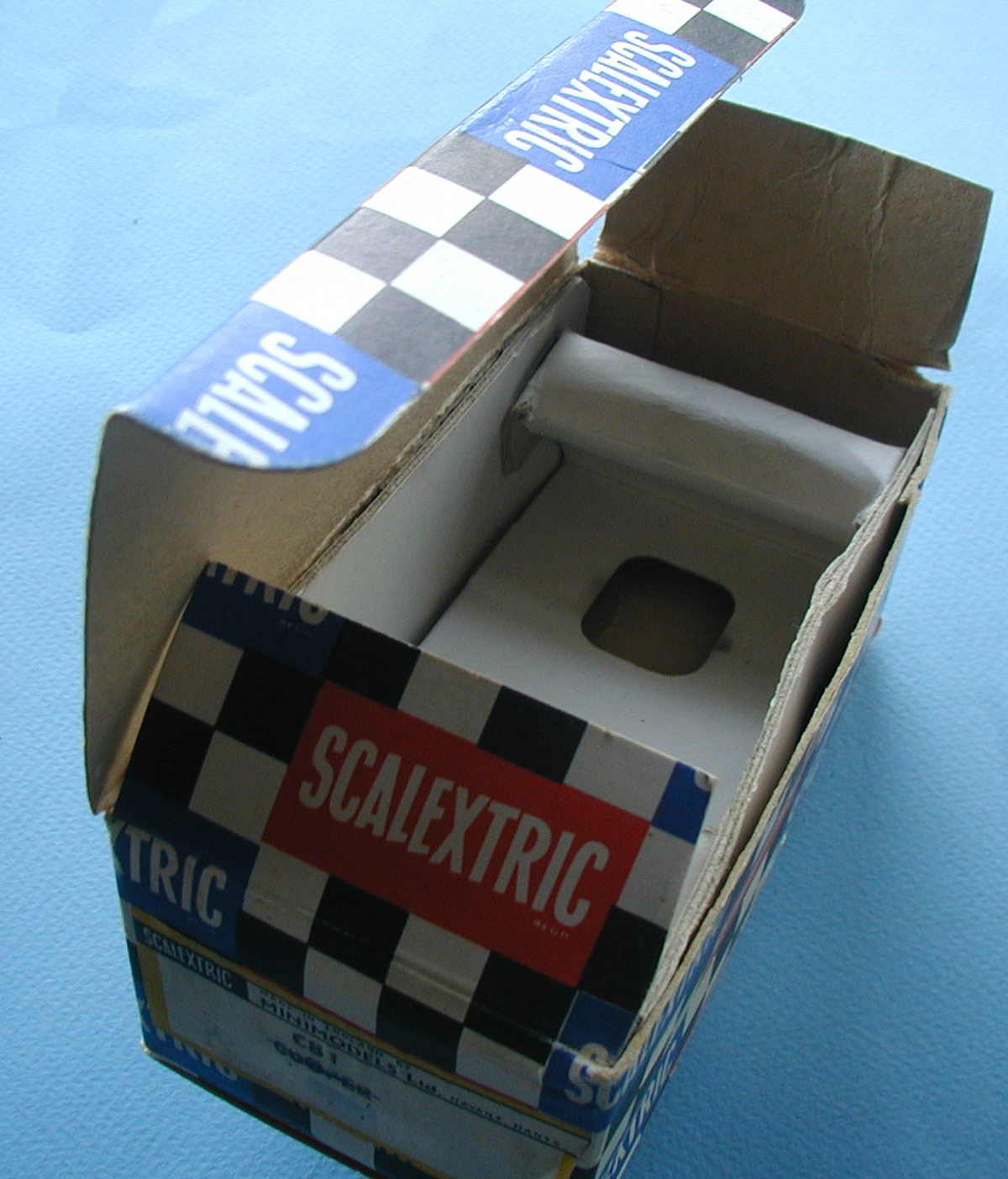 Car boxes and packaging | SUGB.co.uk
