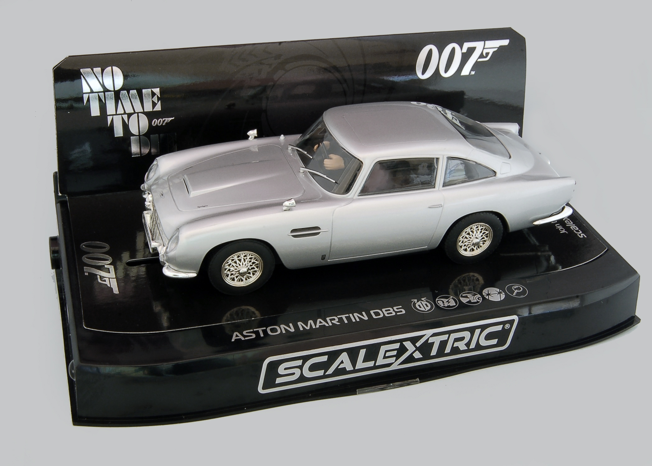 C4202 Plinth | Scalextric Ultimate Guide Books.com (formerly ...